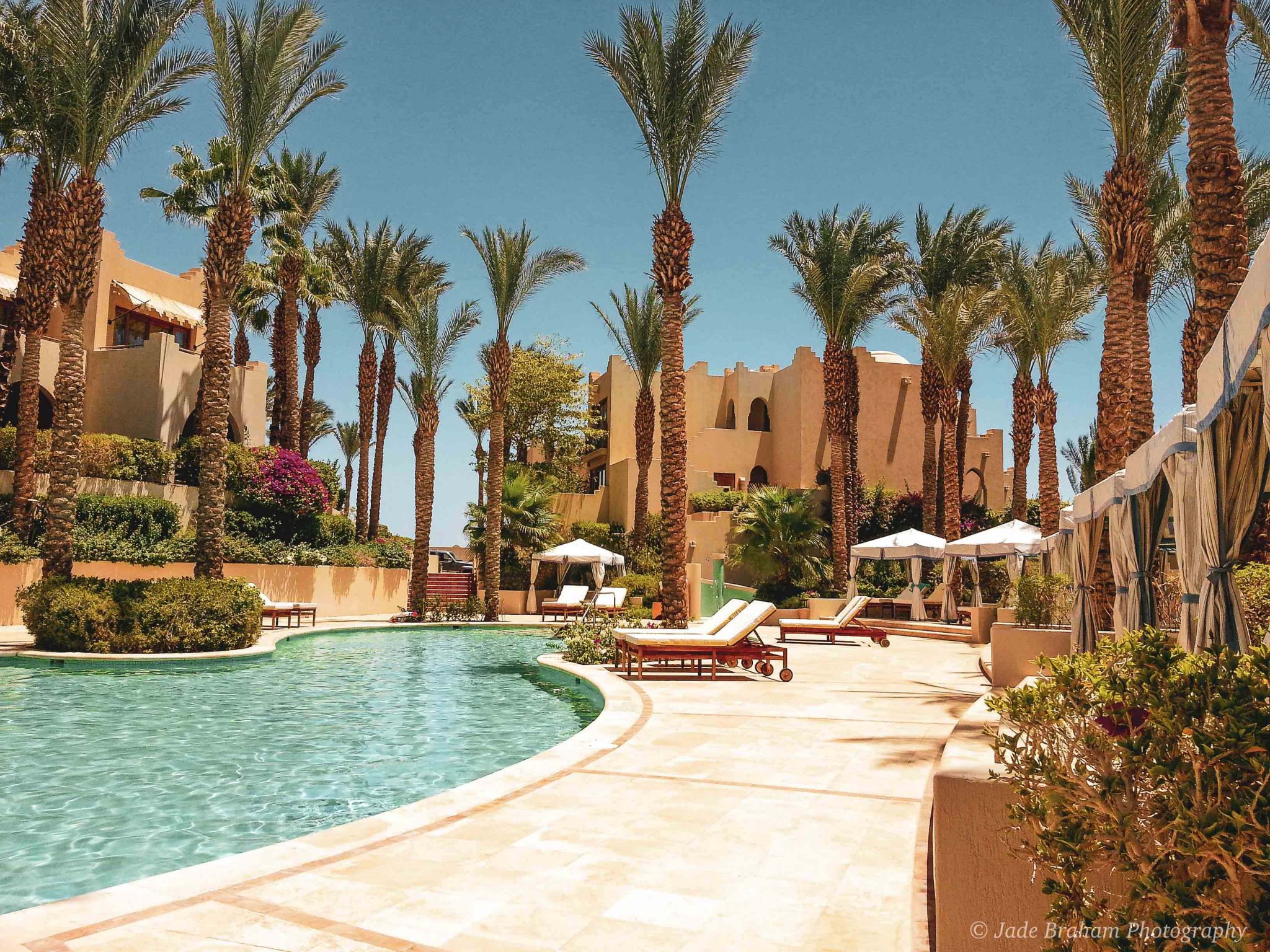 Top 8 Tips for Affordable Luxury Travel - Jade Braham's Odyssey